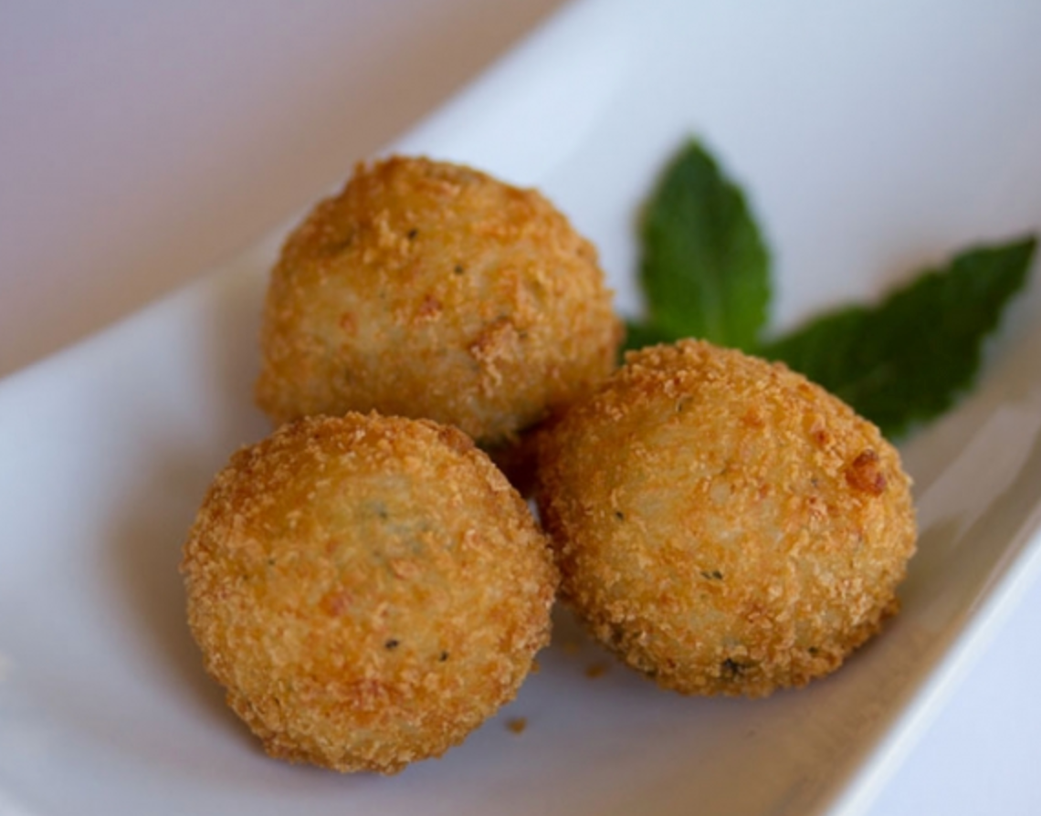 Arancini Rice Balls with Gouda – Crispy Italian Appetizer – The Cajun ...